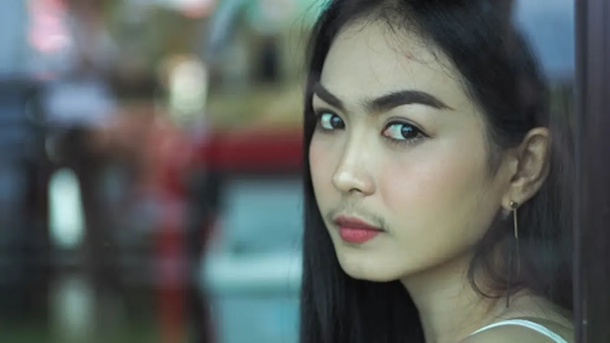 Bigote y axilas sin afeitar: ¿Por qué el vello femenino es tendencia?